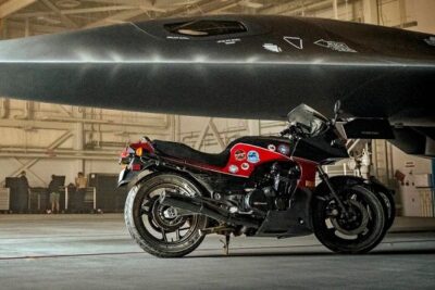 La Kawasaki Ninja H2 Carbon y la clásica GPZ 900R Ninja se lucen en Top ...